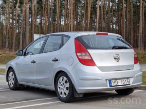 Pelēks Hyundai i30 2008 Rīga, ar dzinēja tilpumu 1.60 L un nobraukumu 293 tūkst. km par 1600 €, foto 3 vietnē AUTOMOTO.COM.LV