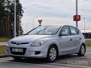 Pelēks Hyundai i30 2008 Rīga, ar dzinēja tilpumu 1.60 L un nobraukumu 293 tūkst. km par 1600 €, foto 4 vietnē AUTOMOTO.COM.LV