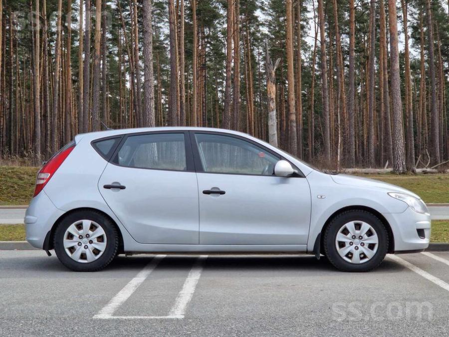 Pelēks Hyundai i30 2008 Rīga, ar dzinēja tilpumu 1.60 L un nobraukumu 293 tūkst. km par 1600 €, foto 5 vietnē AUTOMOTO.COM.LV