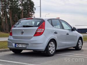 Pelēks Hyundai i30 2008 Rīga, ar dzinēja tilpumu 1.60 L un nobraukumu 293 tūkst. km par 1600 €, foto 6 vietnē AUTOMOTO.COM.LV