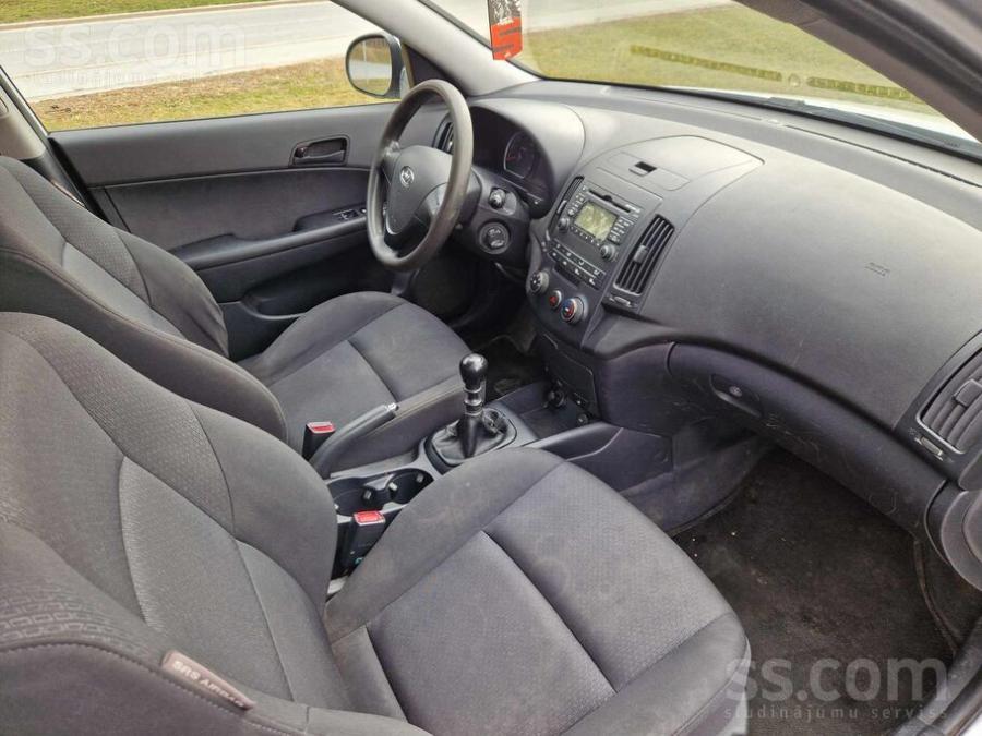 Pelēks Hyundai i30 2008 Rīga, ar dzinēja tilpumu 1.60 L un nobraukumu 293 tūkst. km par 1600 €, foto 13 vietnē AUTOMOTO.COM.LV