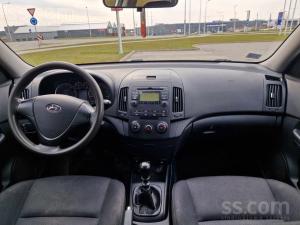 Pelēks Hyundai i30 2008 Rīga, ar dzinēja tilpumu 1.60 L un nobraukumu 293 tūkst. km par 1600 €, foto 14 vietnē AUTOMOTO.COM.LV
