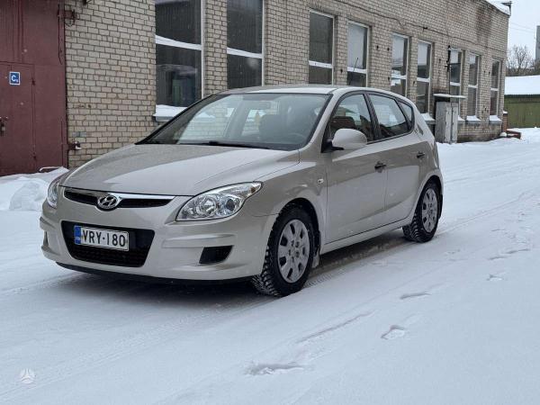 Grey Hyundai i30 2008 in Radviliskis, with an engine capacity of 1.58 L and mileage of 222 thousand km for 1900 €, photo 1 on AUTOMOTO.COM.LV