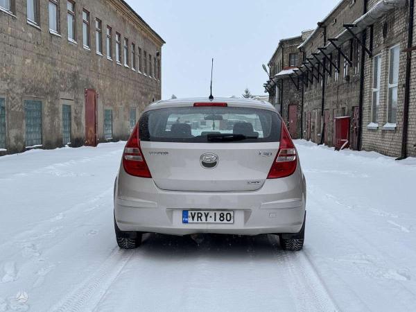 Grey Hyundai i30 2008 in Radviliskis, with an engine capacity of 1.58 L and mileage of 222 thousand km for 1900 €, photo 5 on AUTOMOTO.COM.LV