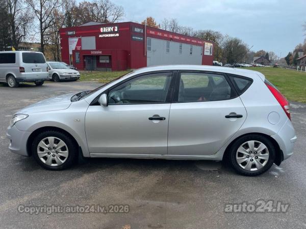 Grey Hyundai i30 2008 in Viljandi, with an engine capacity of 1.40 L and mileage of 307 thousand km for 2300 €, photo 6 on AUTOMOTO.COM.LV