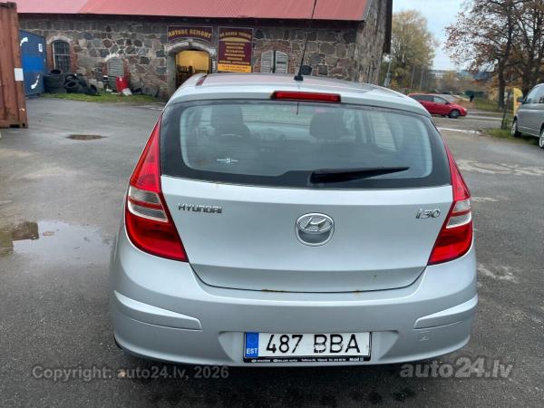 Grey Hyundai i30 2008 in Viljandi, with an engine capacity of 1.40 L and mileage of 307 thousand km for 2300 €, photo 9 on AUTOMOTO.COM.LV