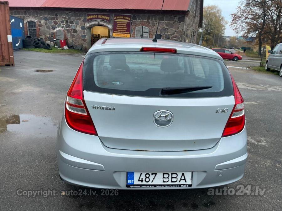 Grey Hyundai i30 2008 in Viljandi, with an engine capacity of 1.40 L and mileage of 307 thousand km for 2300 €, photo 9 on AUTOMOTO.COM.LV