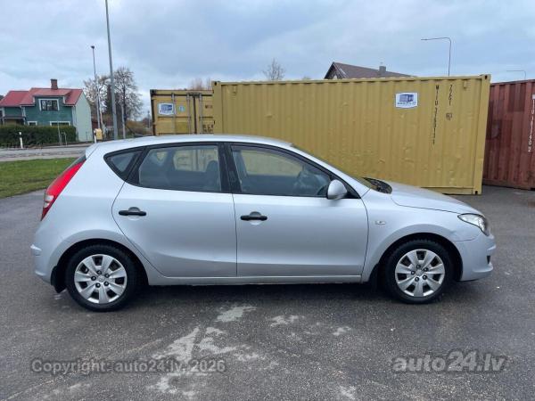 Grey Hyundai i30 2008 in Viljandi, with an engine capacity of 1.40 L and mileage of 307 thousand km for 2300 €, photo 11 on AUTOMOTO.COM.LV