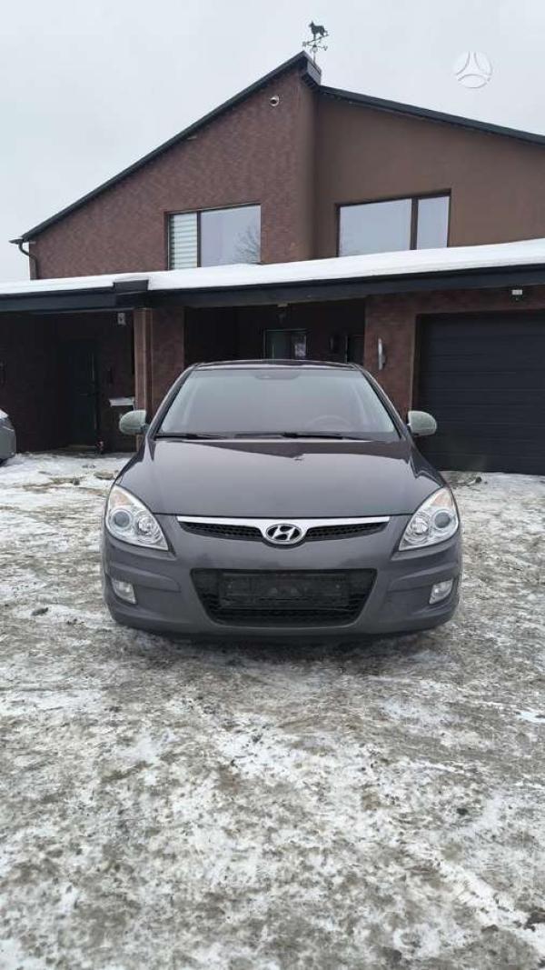 Pelēks Hyundai i30 2008 Kauņa, ar dzinēja tilpumu 1.58 L un nobraukumu 230 tūkst. km par 1750 €, foto 3 vietnē AUTOMOTO.COM.LV