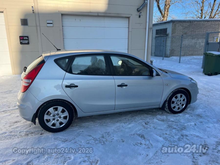 Pelēks Hyundai i30 2008 Narva, ar dzinēja tilpumu 1.40 L un nobraukumu 212 tūkst. km par 1499 €, foto 12 vietnē AUTOMOTO.COM.LV
