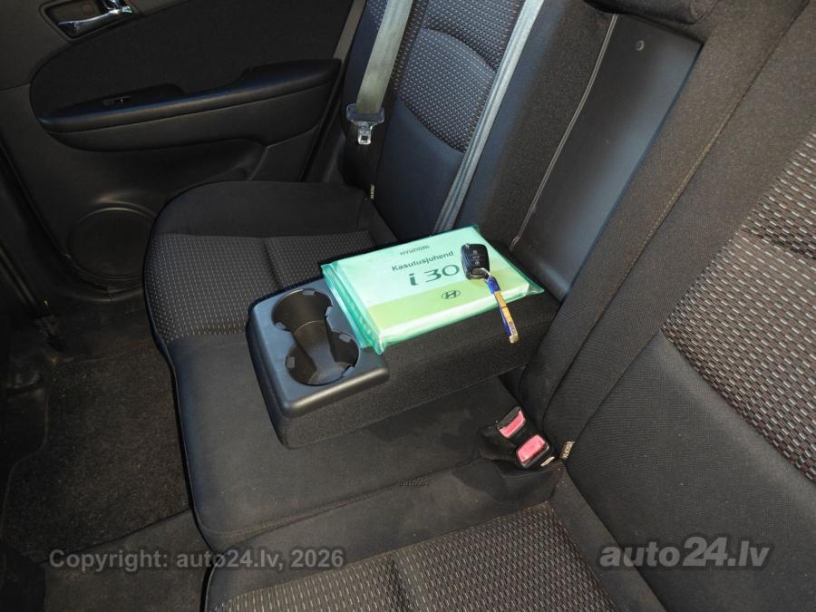 Grey Hyundai i30 2008 in Tartu, with an engine capacity of 1.60 L and mileage of 137 thousand km for 2750 €, photo 7 on AUTOMOTO.COM.LV