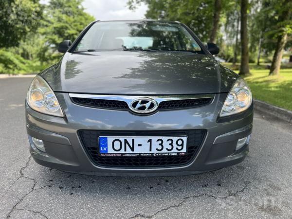 Grey Hyundai i30 2008 in Rezekne, with an engine capacity of 1.60 L and mileage of 231 thousand km for 2750 €, photo 1 on AUTOMOTO.COM.LV