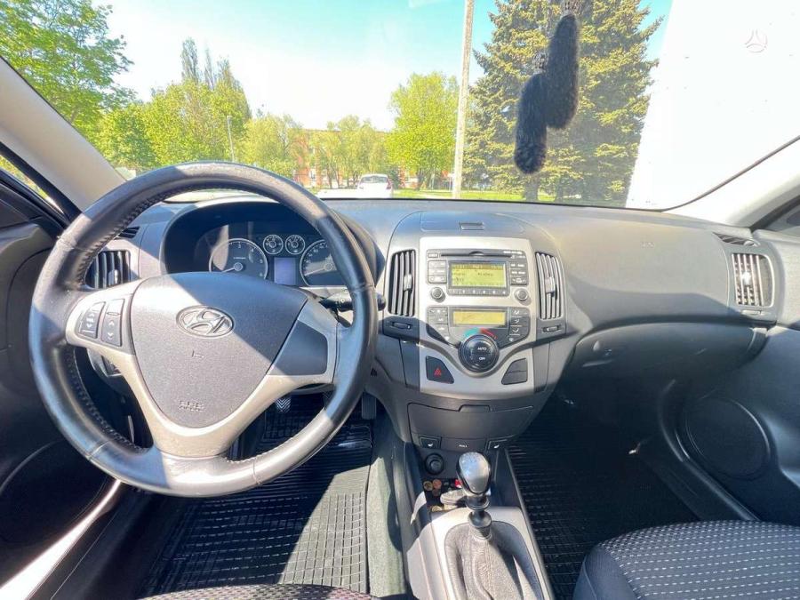 Серый Хендай i30 2008 в Клайпеда, объемом двигателя 1.60 л и пробегом 380 тыс. км за 1400 €, фото 4 на AUTOMOTO.COM.LV