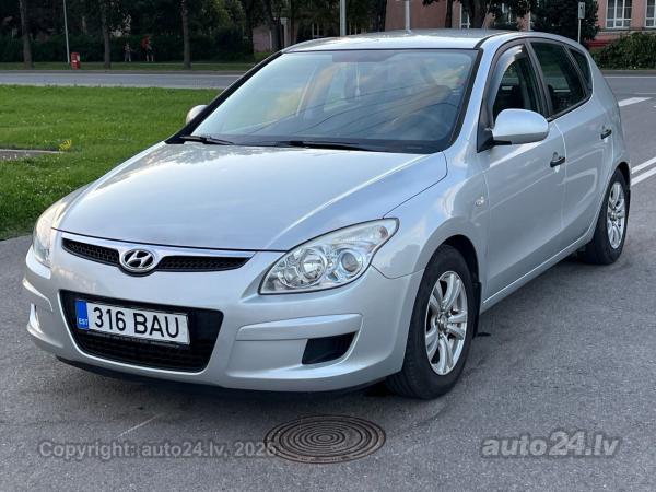 Pelēks Hyundai i30 2008 Narva, ar dzinēja tilpumu 1.40 L un nobraukumu 215 tūkst. km par 1999 €, foto 2 vietnē AUTOMOTO.COM.LV