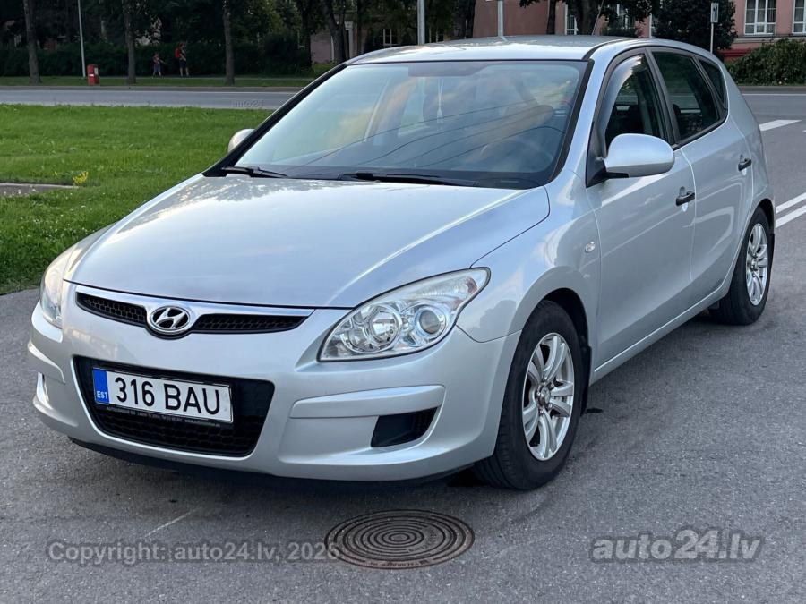 Grey Hyundai i30 2008 in Narva, with an engine capacity of 1.40 L and mileage of 215 thousand km for 1999 €, photo 3 on AUTOMOTO.COM.LV
