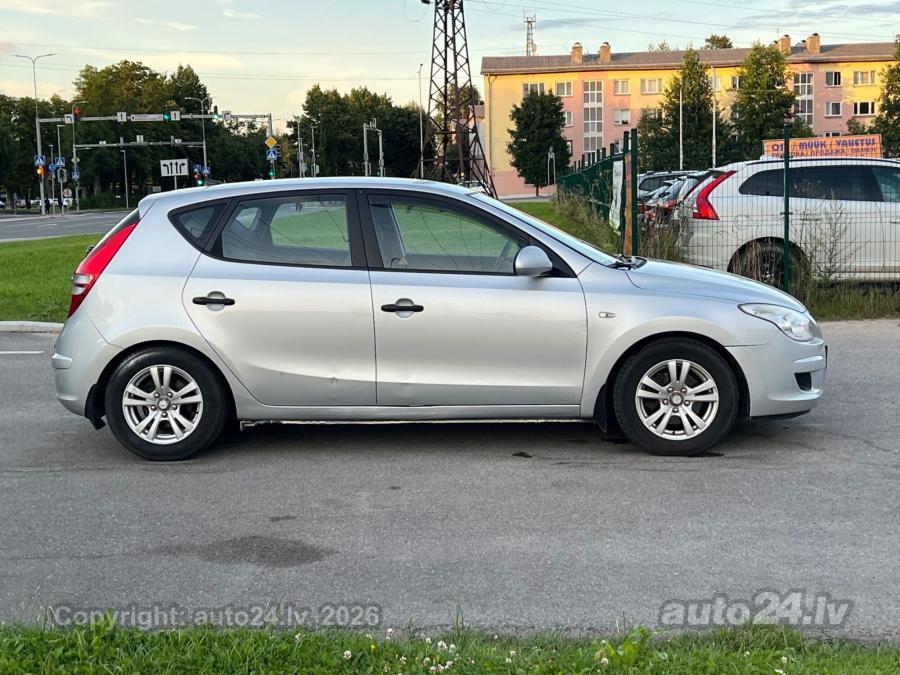 Grey Hyundai i30 2008 in Narva, with an engine capacity of 1.40 L and mileage of 215 thousand km for 1999 €, photo 5 on AUTOMOTO.COM.LV