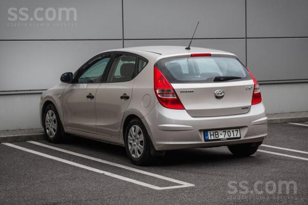 Pelēks Hyundai i30 2008 Rīga, ar dzinēja tilpumu 1.60 L un nobraukumu 186 tūkst. km par 1990 €, foto 6 vietnē AUTOMOTO.COM.LV