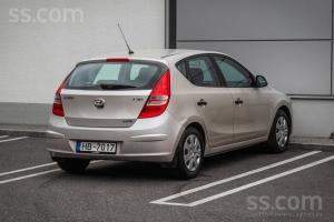 Pelēks Hyundai i30 2008 Rīga, ar dzinēja tilpumu 1.60 L un nobraukumu 186 tūkst. km par 1990 €, foto 5 vietnē AUTOMOTO.COM.LV