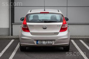 Pelēks Hyundai i30 2008 Rīga, ar dzinēja tilpumu 1.60 L un nobraukumu 186 tūkst. km par 1990 €, foto 6 vietnē AUTOMOTO.COM.LV