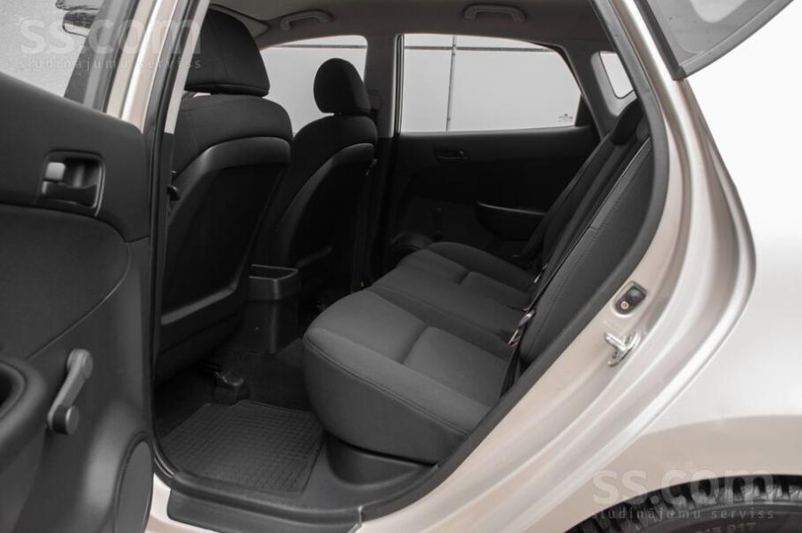 Pelēks Hyundai i30 2008 Rīga, ar dzinēja tilpumu 1.60 L un nobraukumu 186 tūkst. km par 1990 €, foto 11 vietnē AUTOMOTO.COM.LV