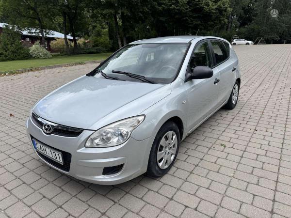 Pelēks Hyundai i30 2008 Viļņa, ar dzinēja tilpumu 1.58 L un nobraukumu 314 tūkst. km par 800 €, foto 1 vietnē AUTOMOTO.COM.LV