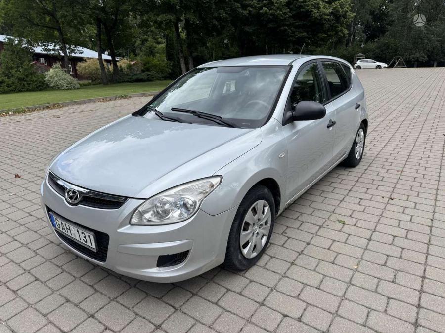 Pelēks Hyundai i30 2008 Viļņa, ar dzinēja tilpumu 1.58 L un nobraukumu 314 tūkst. km par 800 €, foto 1 vietnē AUTOMOTO.COM.LV