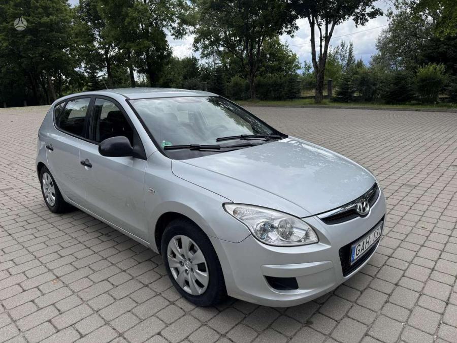 Pelēks Hyundai i30 2008 Viļņa, ar dzinēja tilpumu 1.58 L un nobraukumu 314 tūkst. km par 800 €, foto 3 vietnē AUTOMOTO.COM.LV