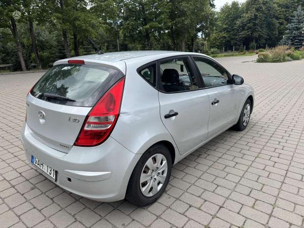 Pelēks Hyundai i30 2008 Viļņa, ar dzinēja tilpumu 1.58 L un nobraukumu 314 tūkst. km par 800 €, foto 3 vietnē AUTOMOTO.COM.LV