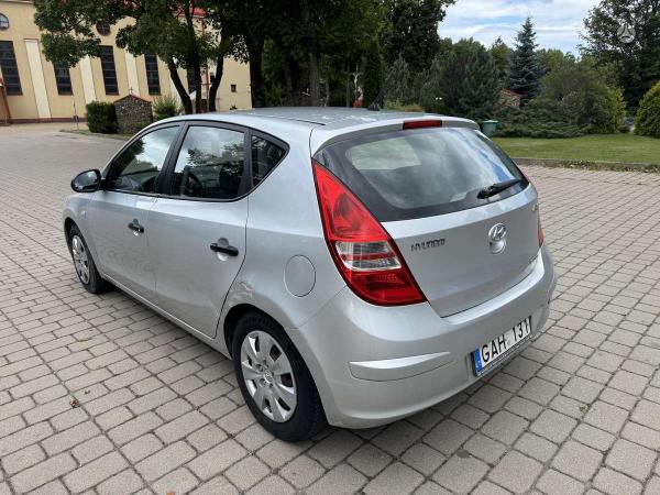 Pelēks Hyundai i30 2008 Viļņa, ar dzinēja tilpumu 1.58 L un nobraukumu 314 tūkst. km par 800 €, foto 4 vietnē AUTOMOTO.COM.LV