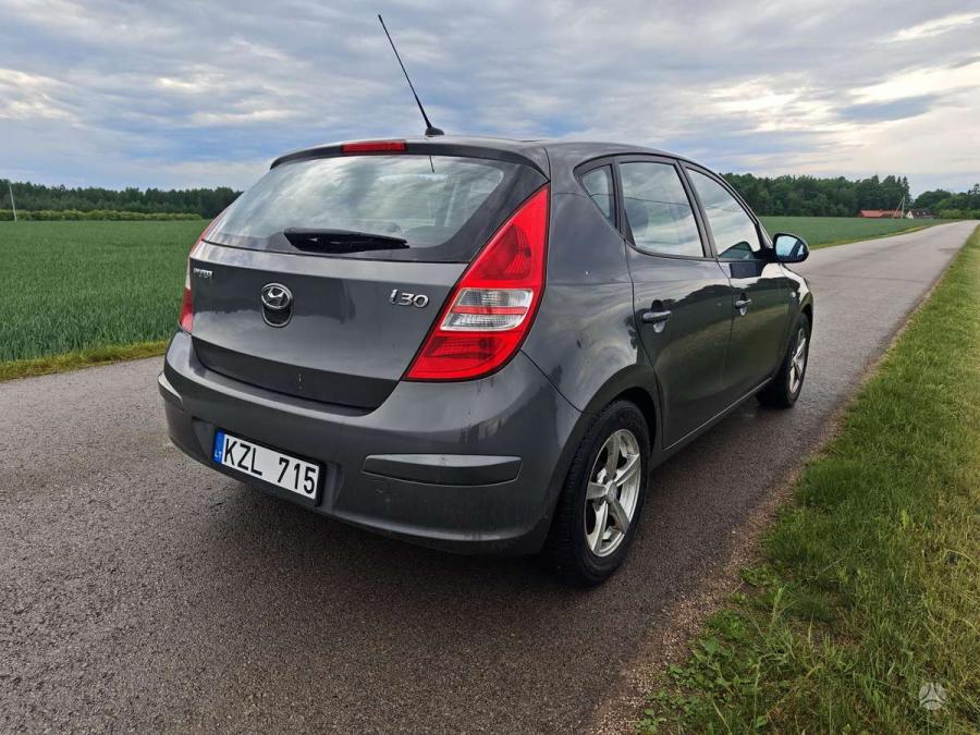 Серый Хендай i30 2008 в Акмяне, объемом двигателя 1.59 л и пробегом 249 тыс. км за 1450 €, фото 4 на AUTOMOTO.COM.LV