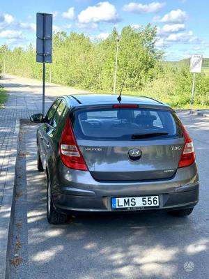 Pelēks Hyundai i30 2008 Kretinga, ar dzinēja tilpumu 1.99 L un nobraukumu 174 tūkst. km par 2150 €, foto 3 vietnē AUTOMOTO.COM.LV