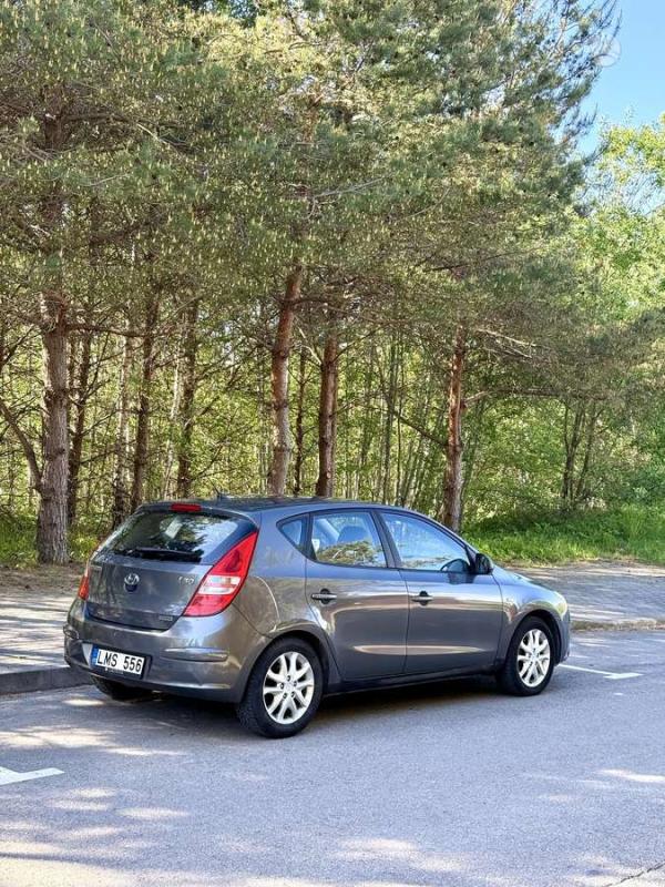 Grey Hyundai i30 2008 in Kretinga, with an engine capacity of 1.99 L and mileage of 174 thousand km for 2150 €, photo 5 on AUTOMOTO.COM.LV