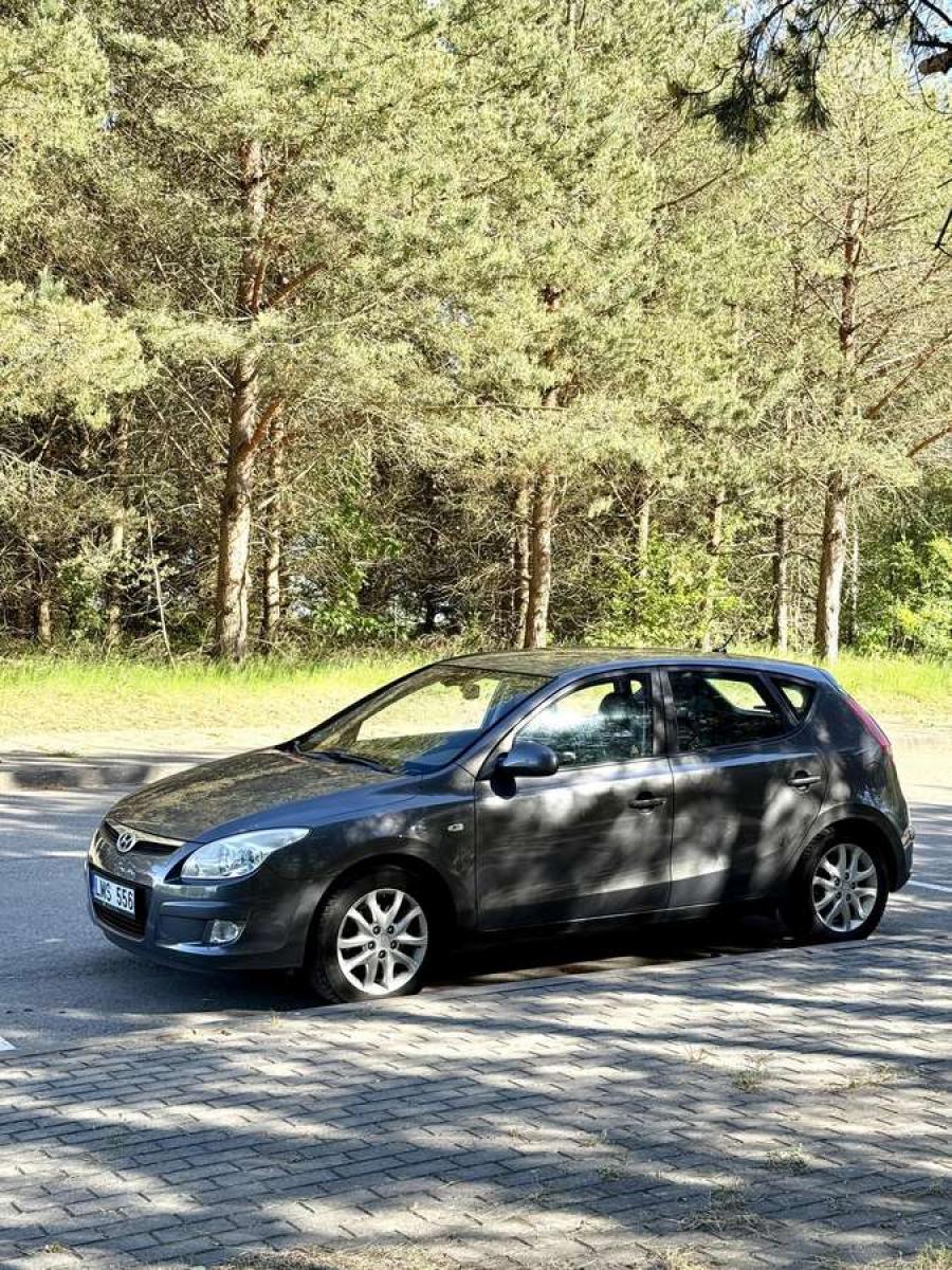 Pelēks Hyundai i30 2008 Kretinga, ar dzinēja tilpumu 1.99 L un nobraukumu 174 tūkst. km par 2150 €, foto 9 vietnē AUTOMOTO.COM.LV