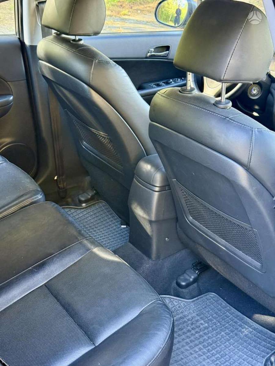 Pelēks Hyundai i30 2008 Kretinga, ar dzinēja tilpumu 1.99 L un nobraukumu 174 tūkst. km par 2150 €, foto 17 vietnē AUTOMOTO.COM.LV