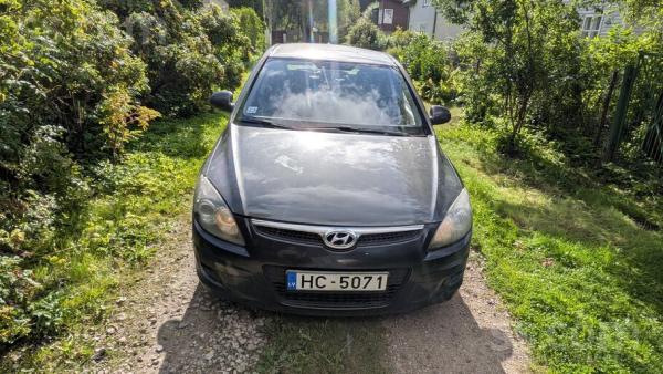 Grey Hyundai i30 2008 in Riga, with an engine capacity of 1.40 L and mileage of 122 thousand km for 600 €, photo 1 on AUTOMOTO.COM.LV