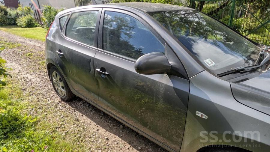Pelēks Hyundai i30 2008 Rīga, ar dzinēja tilpumu 1.40 L un nobraukumu 122 tūkst. km par 600 €, foto 4 vietnē AUTOMOTO.COM.LV