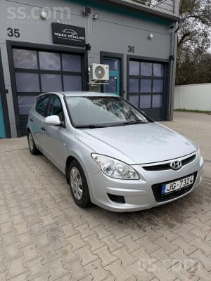 Pelēks Hyundai i30 2008 Rīga, ar dzinēja tilpumu 1.40 L un nobraukumu 184 tūkst. km par 2800 €, foto  vietnē AUTOMOTO.COM.LV