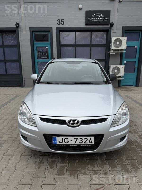 Pelēks Hyundai i30 2008 Rīga, ar dzinēja tilpumu 1.40 L un nobraukumu 184 tūkst. km par 2800 €, foto 3 vietnē AUTOMOTO.COM.LV