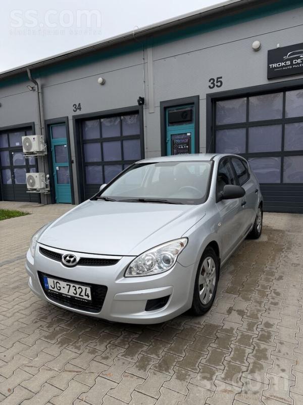 Pelēks Hyundai i30 2008 Rīga, ar dzinēja tilpumu 1.40 L un nobraukumu 184 tūkst. km par 2800 €, foto 4 vietnē AUTOMOTO.COM.LV