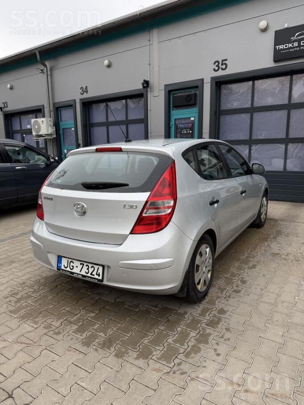 Pelēks Hyundai i30 2008 Rīga, ar dzinēja tilpumu 1.40 L un nobraukumu 184 tūkst. km par 2800 €, foto 5 vietnē AUTOMOTO.COM.LV