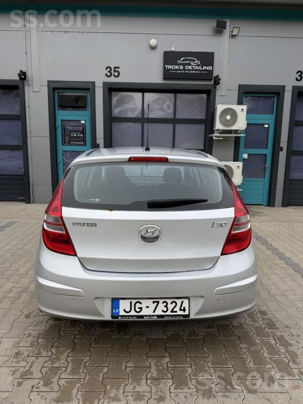 Pelēks Hyundai i30 2008 Rīga, ar dzinēja tilpumu 1.40 L un nobraukumu 184 tūkst. km par 2800 €, foto 6 vietnē AUTOMOTO.COM.LV