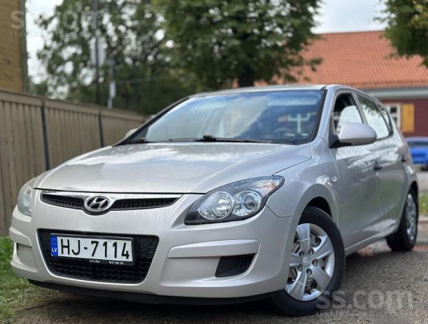 Grey Hyundai i30 2009 in Jelgava, with an engine capacity of 1.40 L and mileage of 420 thousand km for 1100 €, photo 2 on AUTOMOTO.COM.LV