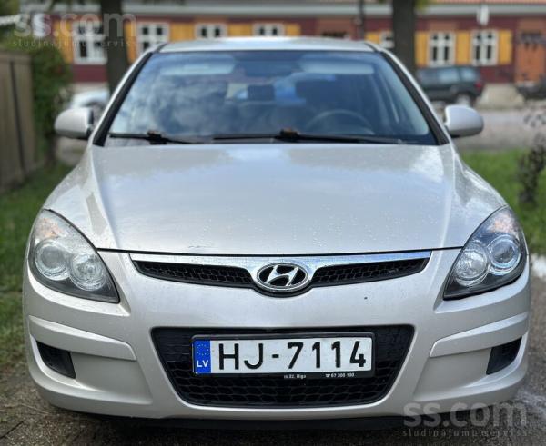 Grey Hyundai i30 2009 in Jelgava, with an engine capacity of 1.40 L and mileage of 420 thousand km for 1100 €, photo 4 on AUTOMOTO.COM.LV