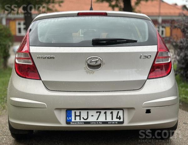 Grey Hyundai i30 2009 in Jelgava, with an engine capacity of 1.40 L and mileage of 420 thousand km for 1100 €, photo 6 on AUTOMOTO.COM.LV
