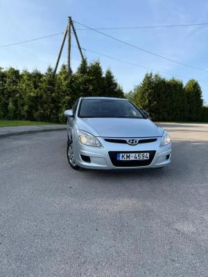 Pelēks Hyundai i30 2009 Rīga, ar dzinēja tilpumu 1.40 L un nobraukumu 178 tūkst. km par 2100 €, foto  vietnē AUTOMOTO.COM.LV