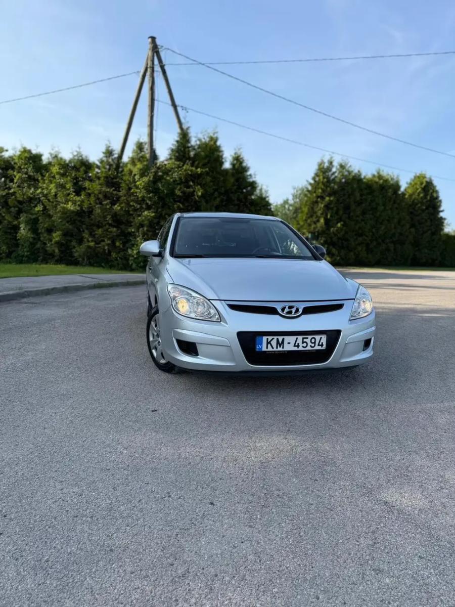 Pelēks Hyundai i30 2009 Rīga, ar dzinēja tilpumu 1.40 L un nobraukumu 178 tūkst. km par 2100 €, foto 1 vietnē AUTOMOTO.COM.LV