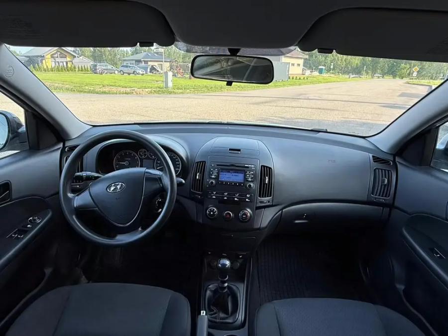 Pelēks Hyundai i30 2009 Rīga, ar dzinēja tilpumu 1.40 L un nobraukumu 178 tūkst. km par 2100 €, foto 11 vietnē AUTOMOTO.COM.LV