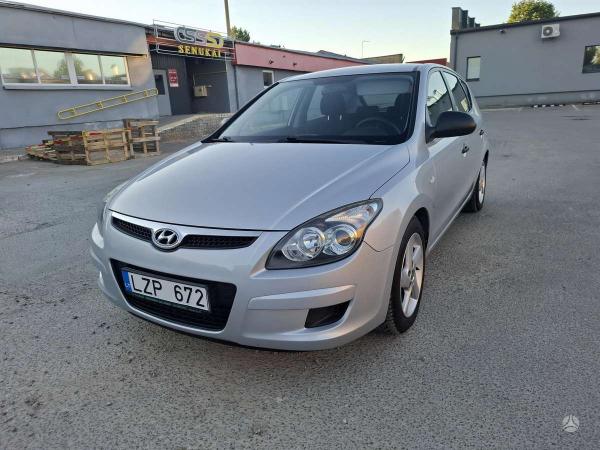 Grey Hyundai i30 2009 in Pakruojis, with an engine capacity of 1.40 L and mileage of 151 thousand km for 2250 €, photo 1 on AUTOMOTO.COM.LV