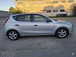 Grey Hyundai i30 2009 in Pakruojis, with an engine capacity of 1.40 L and mileage of 151 thousand km for 2250 €, photo 5 on AUTOMOTO.COM.LV