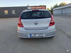 Grey Hyundai i30 2009 in Pakruojis, with an engine capacity of 1.40 L and mileage of 151 thousand km for 2250 €, photo 7 on AUTOMOTO.COM.LV